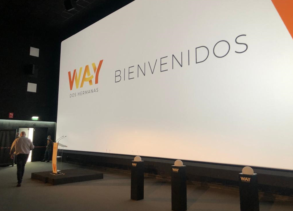 cineapolis_way_dos_hermanas_bienvenida - Cine y Tele
