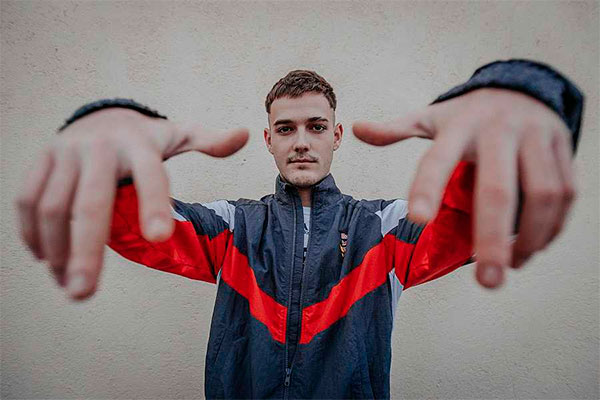 Playz repasa la vida de Bnet, campeón nacional e internacional de ...